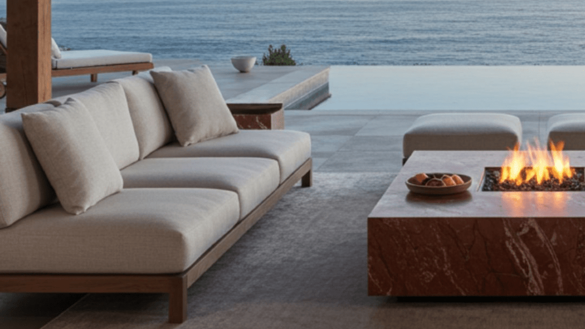 Custom Fire Table Designs for Luxury Outdoor Spaces